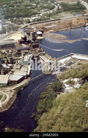 1970s United States: Georgia Pacific paper company pulp log boom in the ...