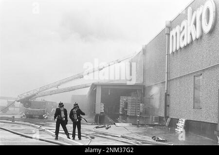 Fire at the Makro Cash and Carry warehouse store in Amsterdam ...