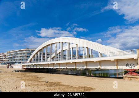 Sainte Maxime famous bridge, French Riviera Stock Photo - Alamy