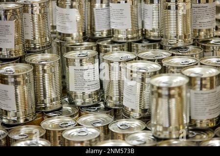 no Label Heinz macoroni tins in a foodbank Stock Photo - Alamy
