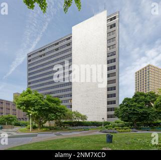 Pittsburgh Downtown: Allegheny Apartments, the former Frick Building ...