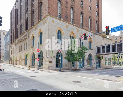 Pittsburgh Downtown: Lawrence Hall is a gothic-styled brick high-rise ...