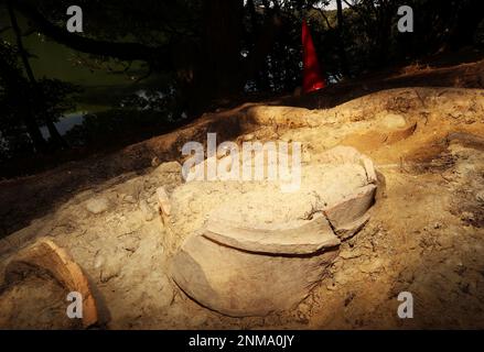 A row of cylindrical clay figures is excavated at an ancient tomb "Mozu ...
