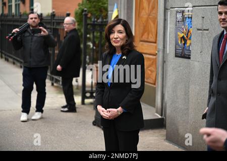 Governor Kathy Hochul visits St. George Ukrainian Catholic Church on ...
