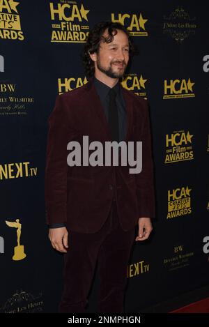 Joseph Gordon Levitt attends the arrivals of the Los Angeles Premiere ...