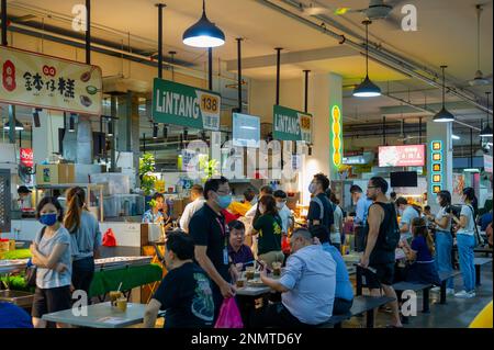 Chinese food vendors with customers at the ICC Pudu Food Court, Kuala ...