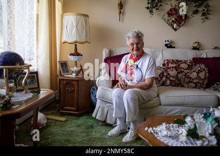 Mae Krier, an original Rosie the Riveter, arrives at the Pentagon in ...