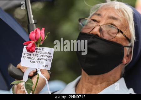EDSA people power monument Stock Photo - Alamy