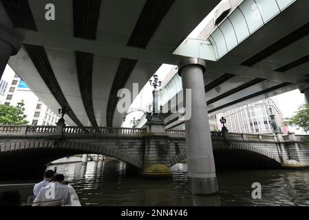 A photo shows the Metropolitan Expressway Inner Circular Route (Route ...