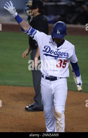 Chicago Cubs' Cody Bellinger swings at a pitch during a baseball game ...