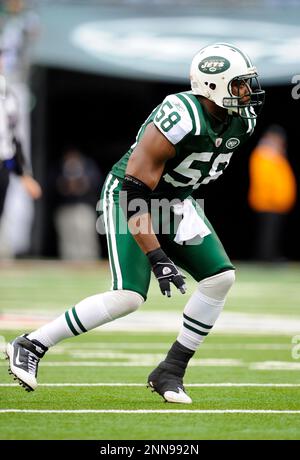 02 January 2011: New York Jets wide receiver Braylon Edwards (17) makes ...