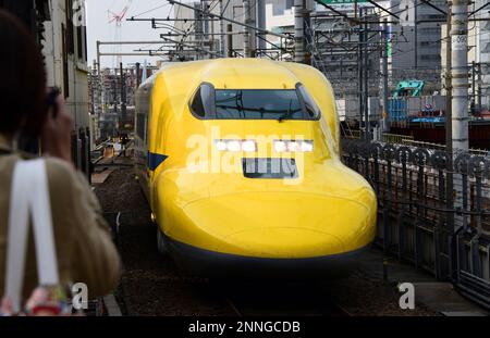 JR (Japan Railway) Tokai's special test train "Doctor Yellow" inspects ...