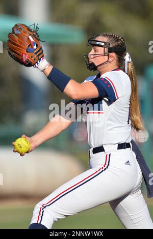 University of Illinois - Chicago's Christina Toniolo (14) fires at ...