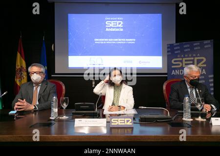 Javier Targhetta, president of Atlantic Copper (1l), closes the ...