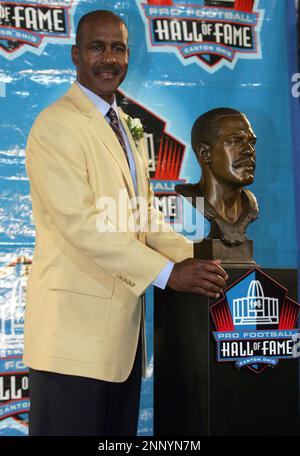 2 AUG 2008: New Hall of Famer Art Monk poses with his bust after his ...