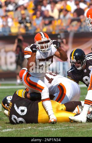 29 Sept 2002: Jerome Bettis of the Pittsburgh Steelers spikes the ...