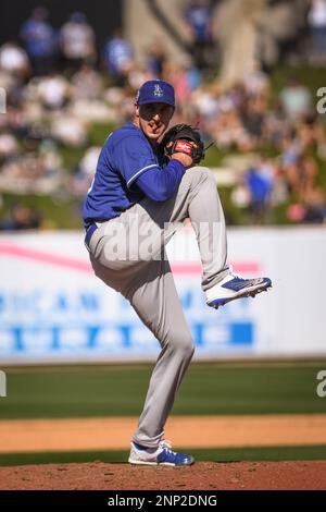 Milwaukee Brewers' Bryan Hudson pitches during the eighth inning of a ...