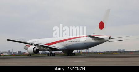 Japan's gpvernment plane leaves for Vietnam at Haneda International ...