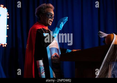 Mayor Lori Lightfoot discusses Halloween in Chicago during a press ...