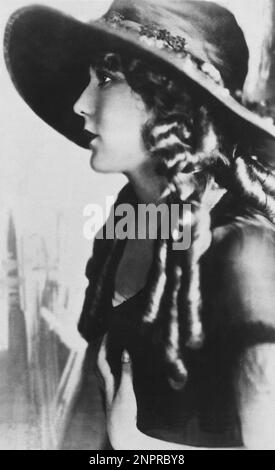 1920's : The silent movie actress MARY PICKFORD ( born Gladys M. Smith ...