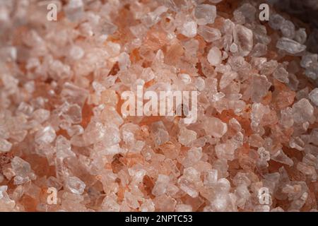 Himalayan pink rose colored natural salt. Himalayan salt crystals ...