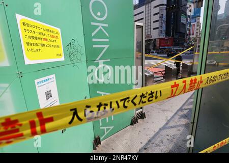 Japan; Osaka: smoking area Stock Photo - Alamy
