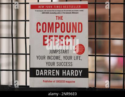 The Compound Effect by Darren Hardy Stock Photo - Alamy