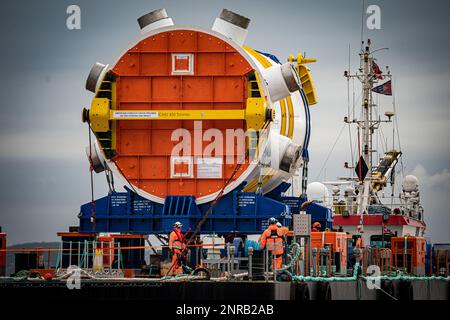 The first new nuclear reactor for a British power station for over 30 ...