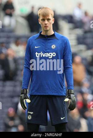 Chelsea's Lucas Bergstrom during the pre-match warm-up during Premier ...