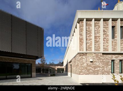 Rear view morning light. Shree Swaminarayan Mandir, Oldham, United ...