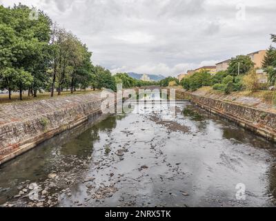 Sasar river in Baia Mare city, Romania - winter Stock Photo - Alamy