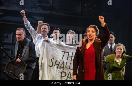 Tracy-Ann Oberman (Shylock) in THE MERCHANT OF VENICE 1936 after ...
