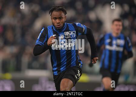 Ademola Lookman of Atalanta BC celebrates with teammates after scoring ...