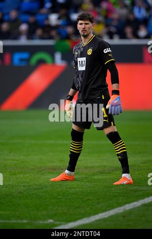 Gregor Kobel (Borussia Dortmund, #01) pariert diesen Torschuss der Berliner, GER BVB Borussia ...