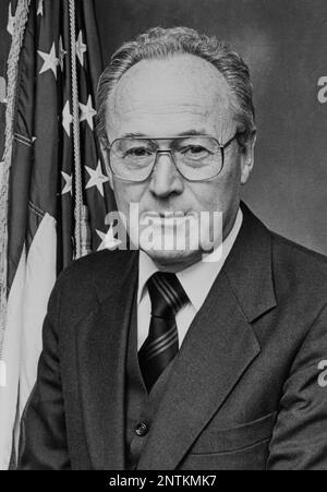 Rep. G. William Whitehurst, R-Va., and wife, on his 1st day in office ...