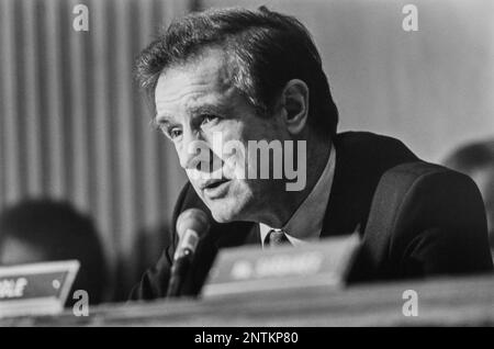 Sen. Donald W. Riegle, D-Mich., on June 17, 1993. (Photo by Laura ...