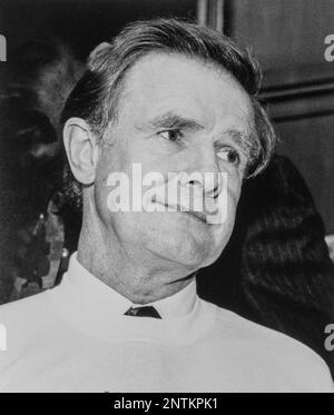 Sen. Donald W. Riegle, D-Mich., on June 17, 1993. (Photo by Laura ...