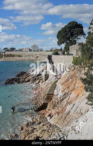 Firestone Bay at Devil's Point in Plymouth, Devon Stock Photo - Alamy
