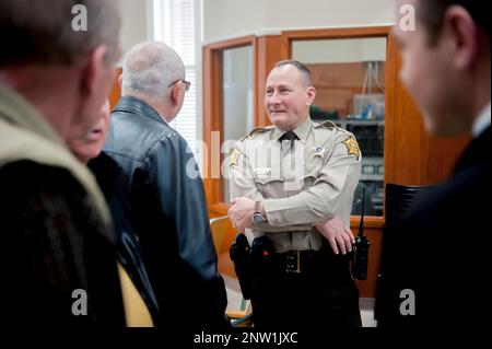 Warren County Sheriff Brett Hightower (right) talks with Bays Fork ...