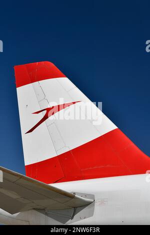 Austrian Airlines, Aircraft, rear, empennage, elevator, rudder, wing ...