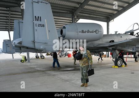 A pilot with the 107th Fighter Squadron, Selfridge Air National Guard ...