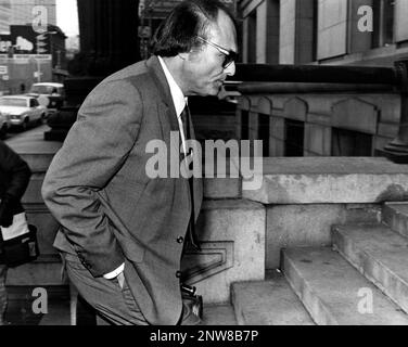 Defense attorney Alvin Binder enters the Fulton County courthouse ...