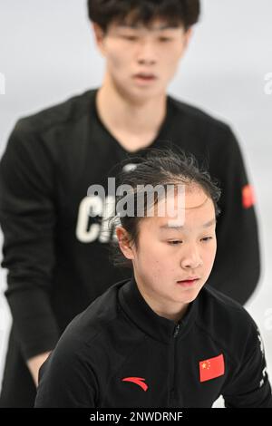Yixi YANG & Shunyang DENG (CHN), during Pairs Practice, at the ISU ...