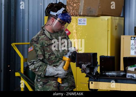 Texas Army National Guard Soldiers of the Special Operations Detachment ...