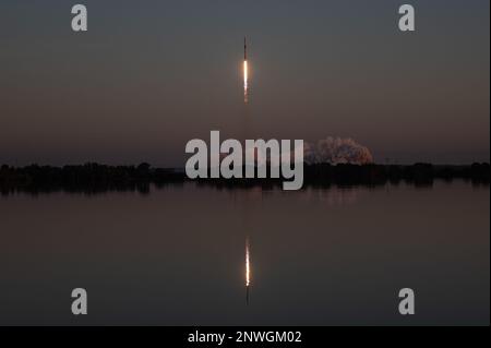 A SpaceX Falcon 9 rocket carrying the GPS III SV06 payload launches ...