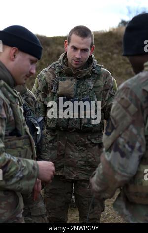 Soldiers assigned to the 39th Brigade Engineer Battalion, 2nd Brigade ...
