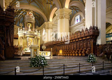 Main Altar and Choir, Basilica Metropolitan Cathedral of Lima, Lima ...