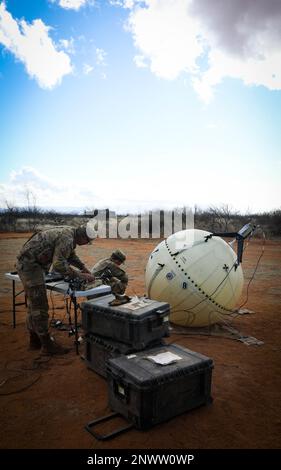 Soldiers with the 1st Multi-Domain Effects Battalion train on the 1st ...