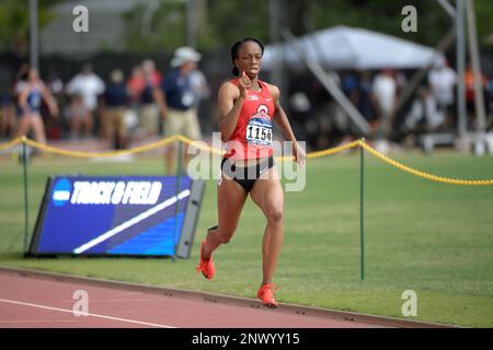 Ohio State's Anavia Battle (1154) competes in the women's 200-meter run ...