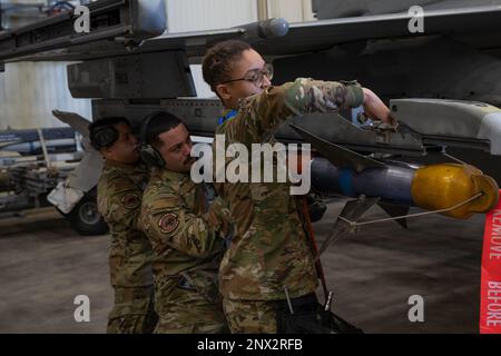 Senior Airman Ivan Caraballo, 35th Fighter Generation Squadron load ...